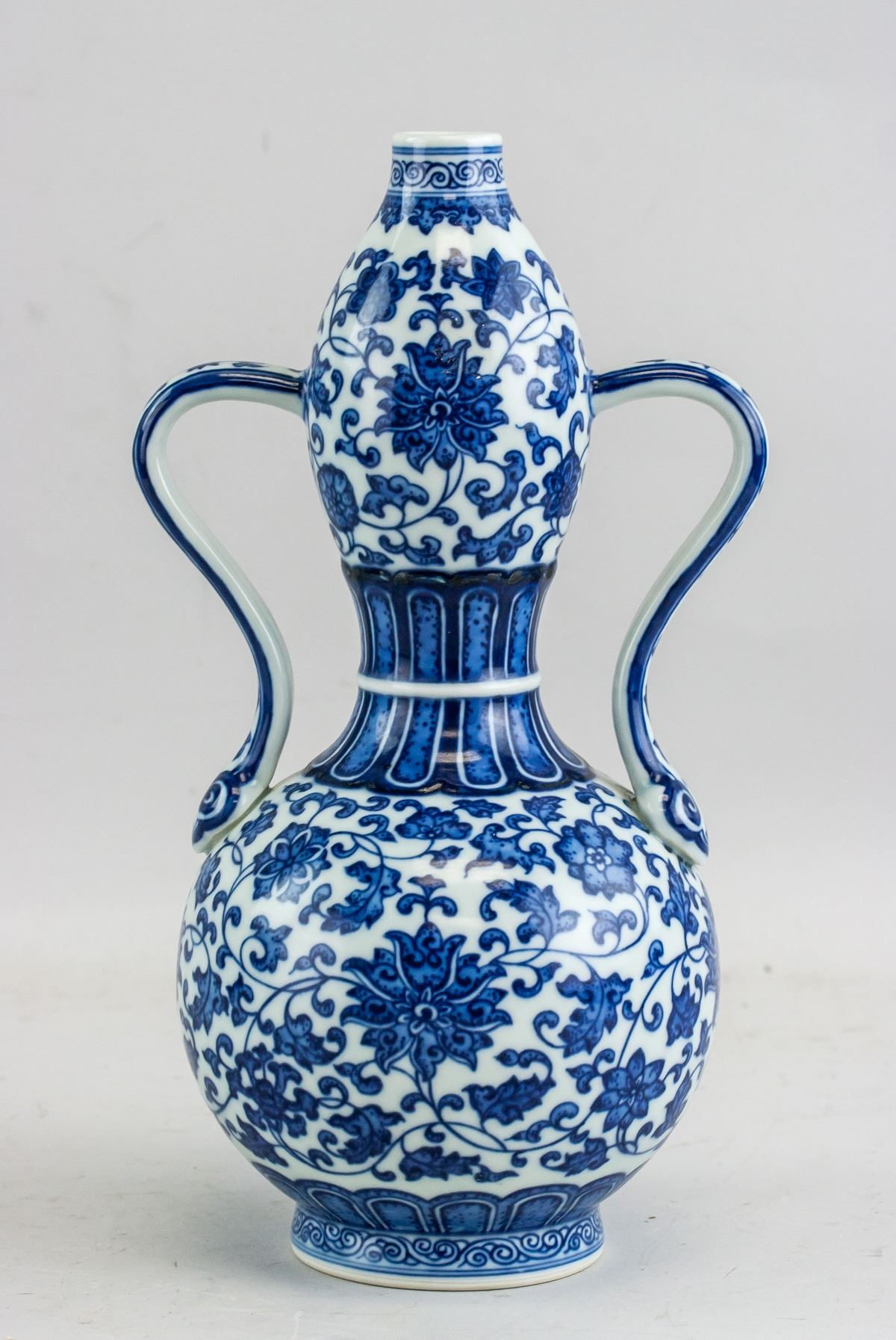 Chinese Blue and White Porcelain Vase Qianlong MK