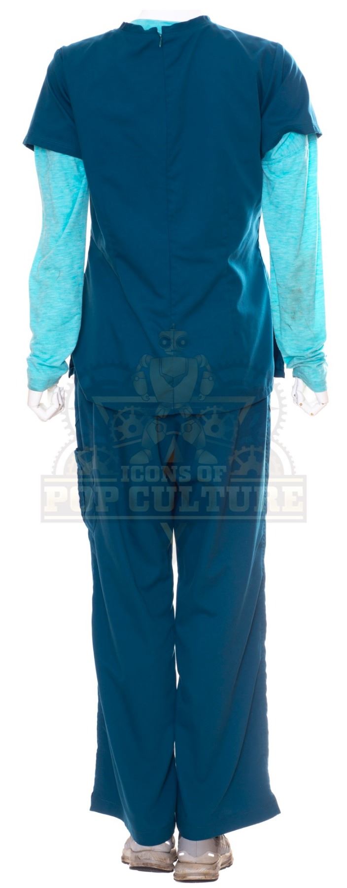 Goosebumps 2: Haunted Halloween - Kathy’s (Wendi McLendon-Covey) Outfit ...