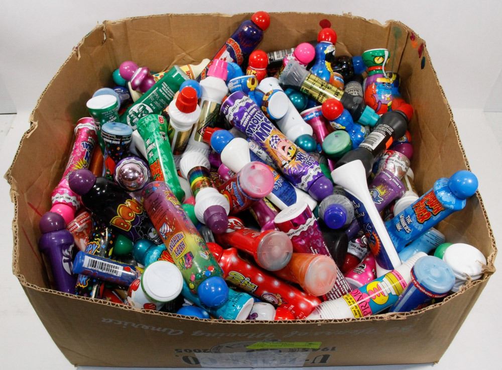 LARGE BOX OF BINGO DAUBERS LARGE BOX OF BINGO DAUBERS