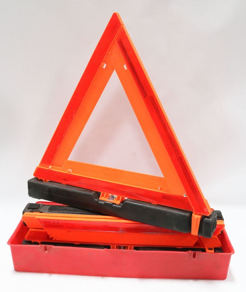 WARNING TRIANGLE FLARE KIT