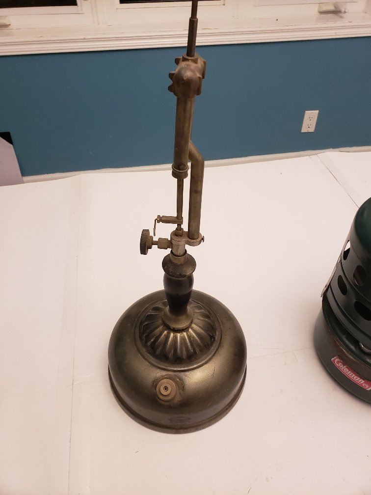 COLEMAN TABLE LAMP (QUICK LITE) & COLEMAN HEATER