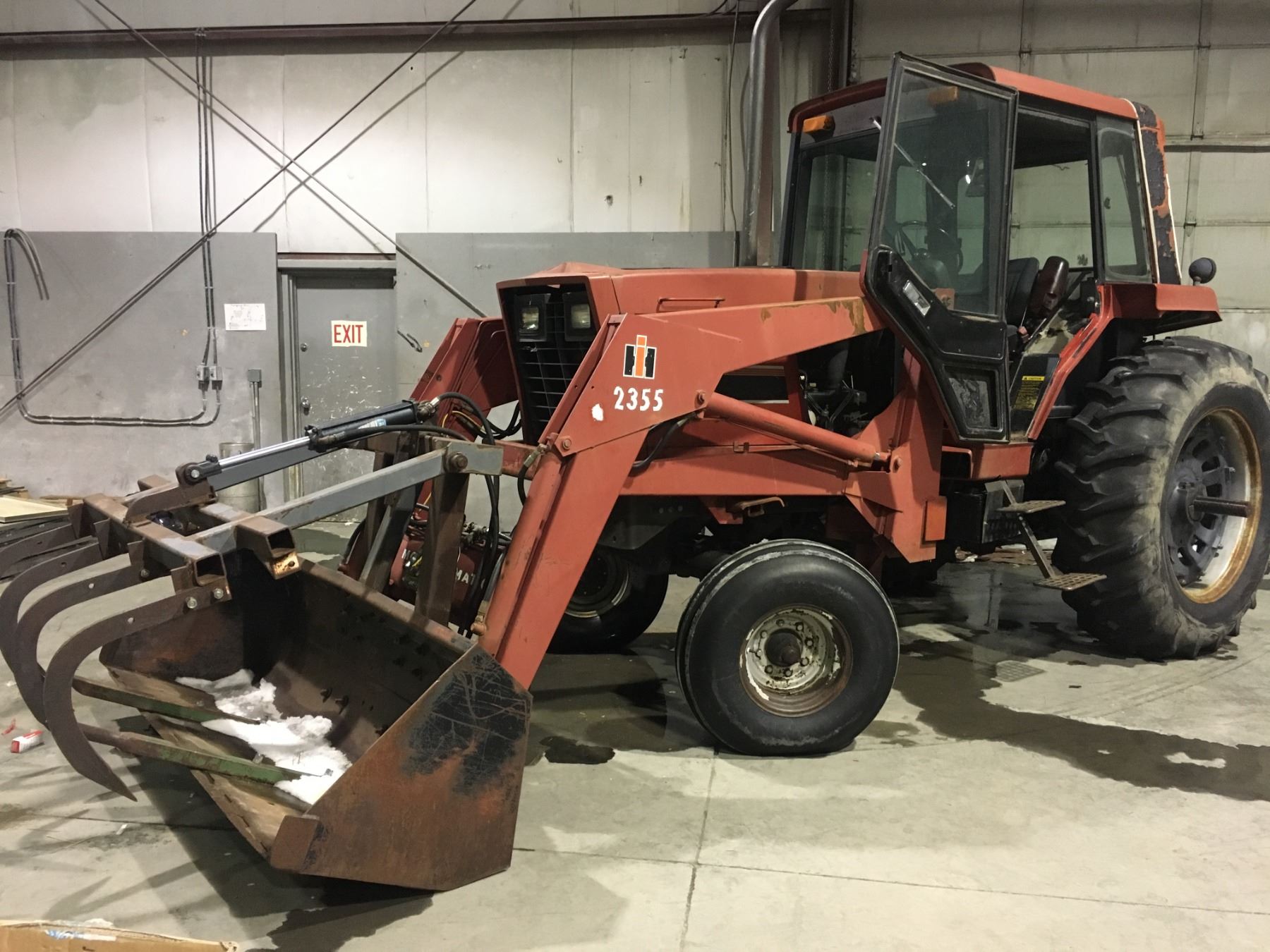 IH Model 3288 Diesel Tractor w/Cab, 18.4 x 38 - 540/1000 Dual P.T.O ...