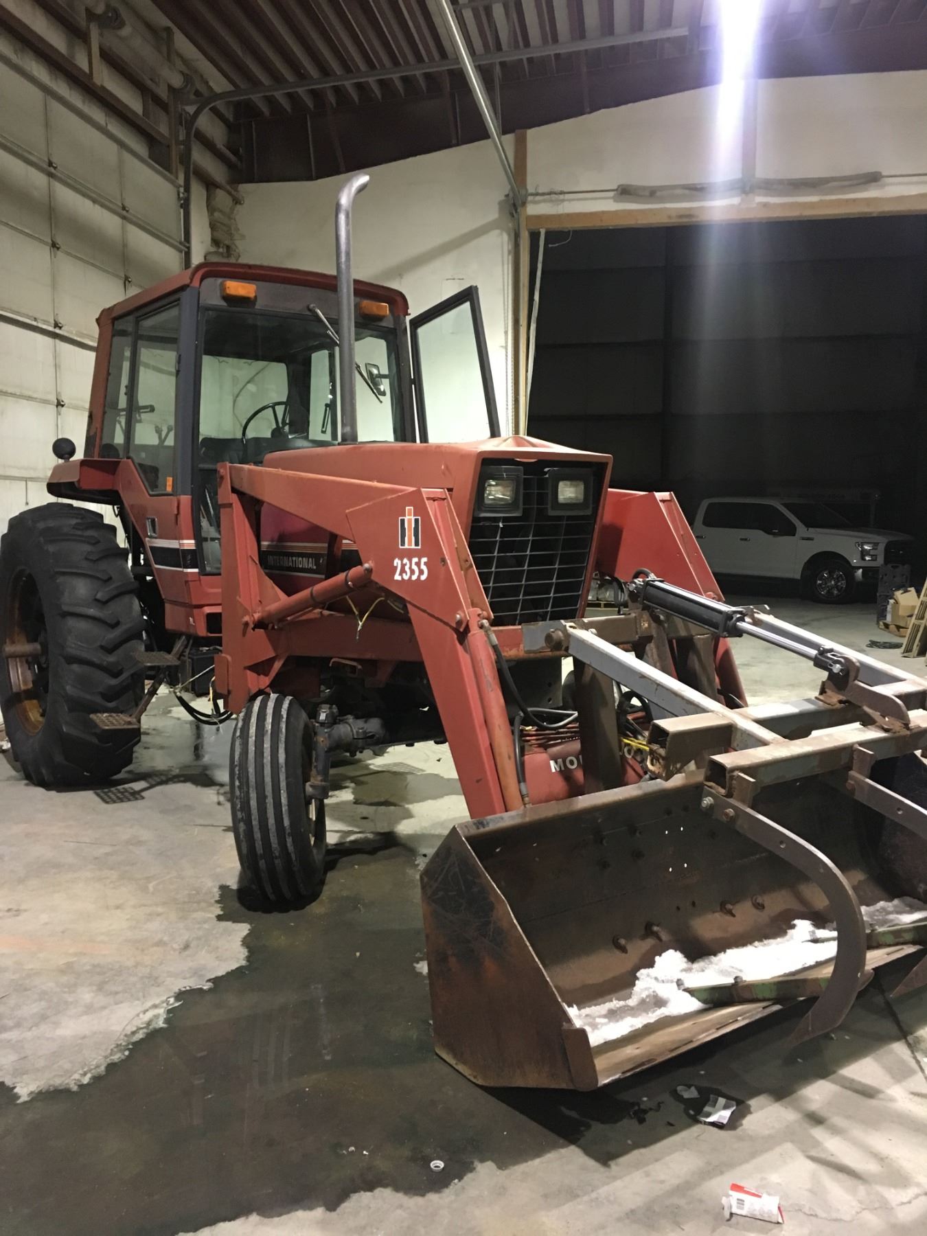 IH Model 3288 Diesel Tractor w/Cab, 18.4 x 38 - 540/1000 Dual P.T.O ...