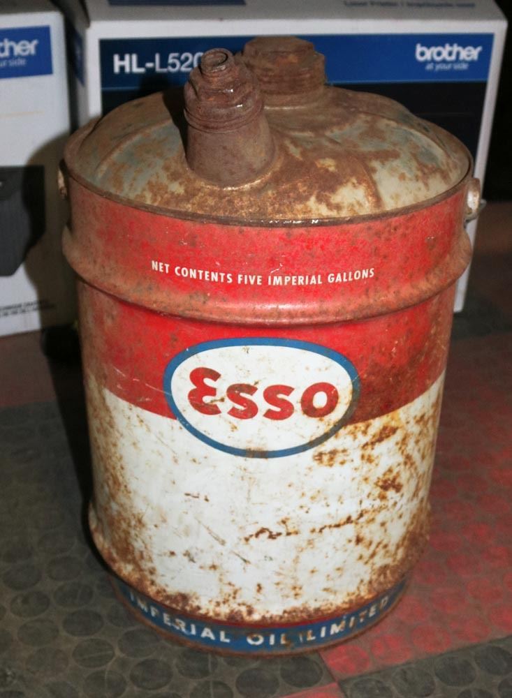 1950S ESSO OIL CAN LARGE. - Kastner Auctions