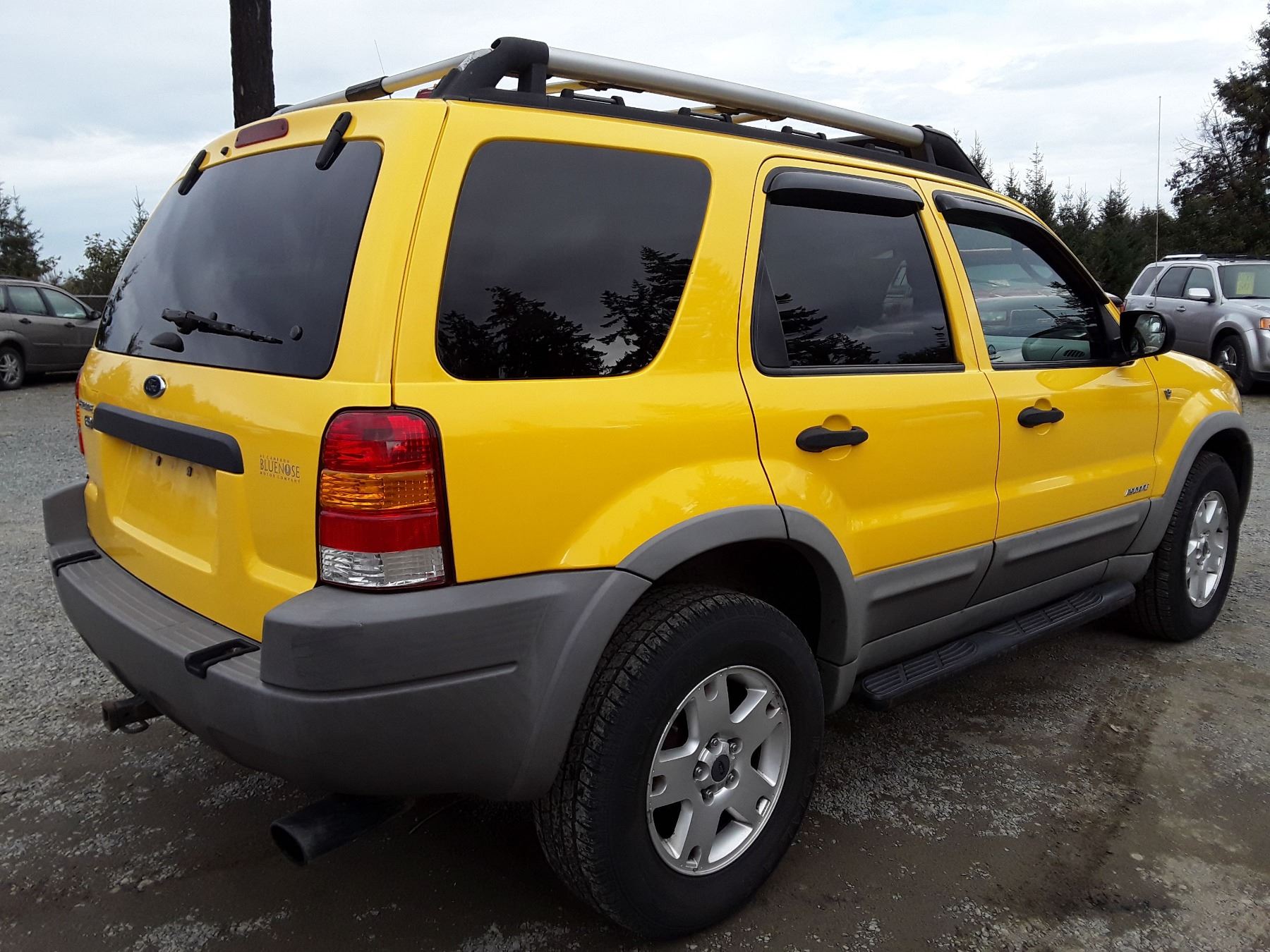 A2 -- 2002 FORD ESCAPE XLT , Yellow , 224460 KM's - No Rreserve