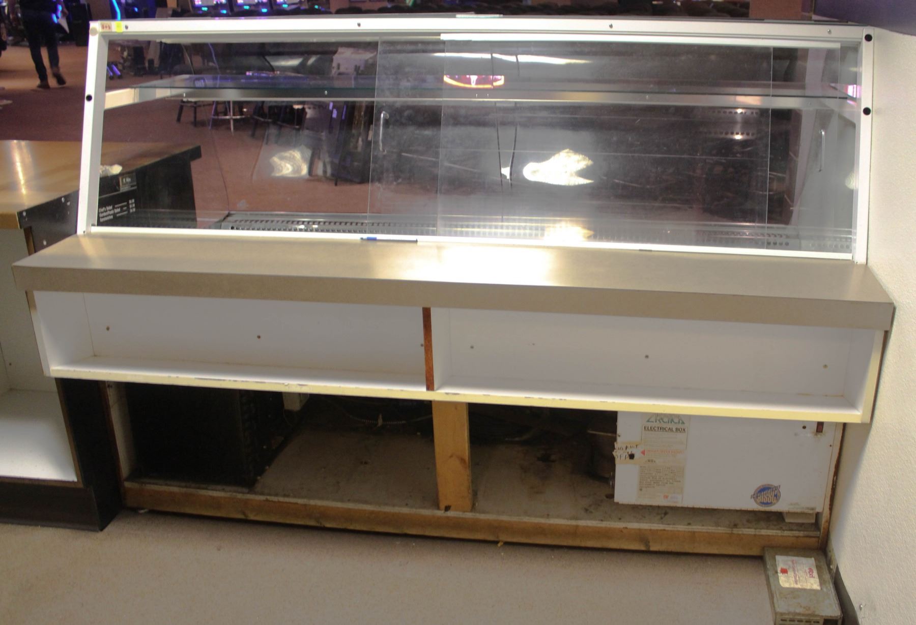 ARCTICA REFRIGERATED CURVED GLASS DISPLAY COOLER