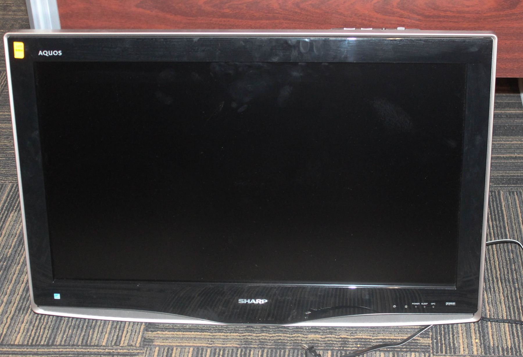 SHARP AQUOS 32" LIQUID CRYSTAL TV