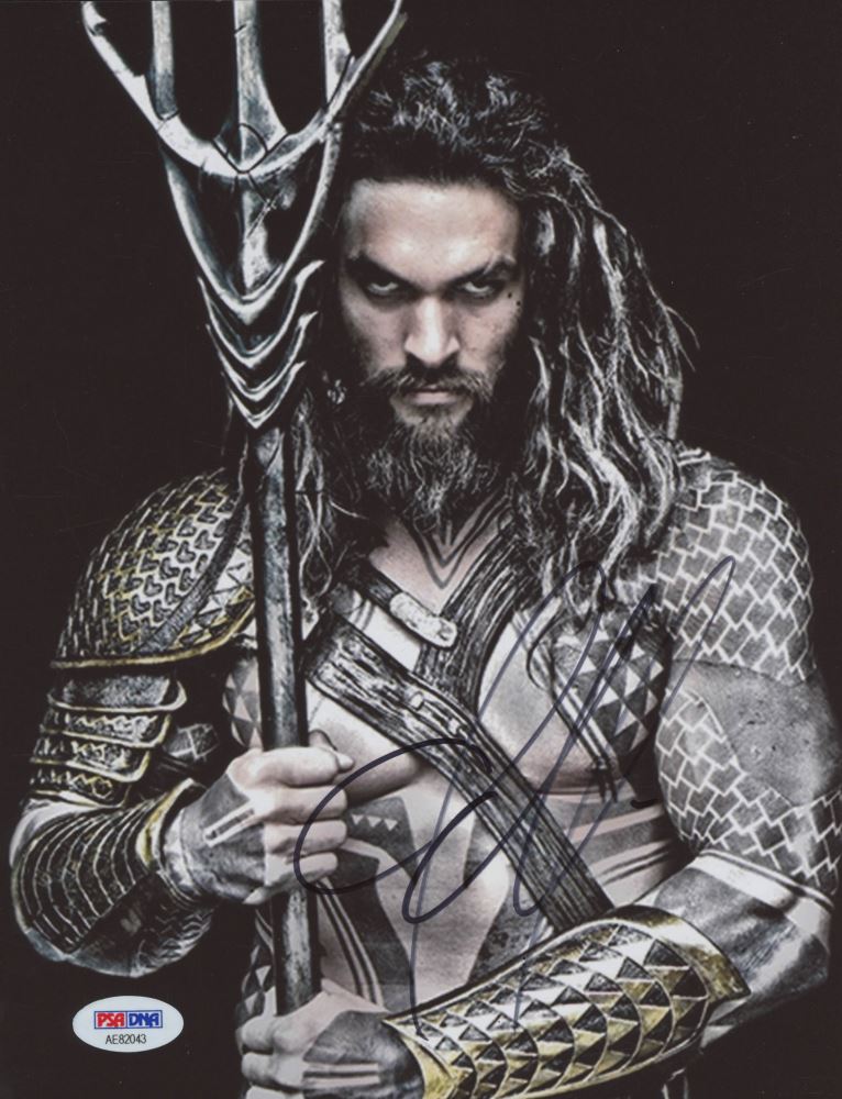 Jason Momoa Signed "Aquaman" 8x10 Photo (PSA COA)