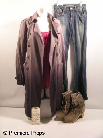 The Possession Stephanie (Kyra Sedgwick) Movie Costumes