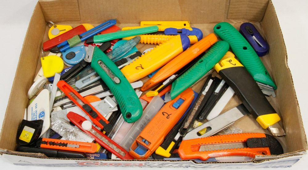 FLAT OF BOX CUTTERS.