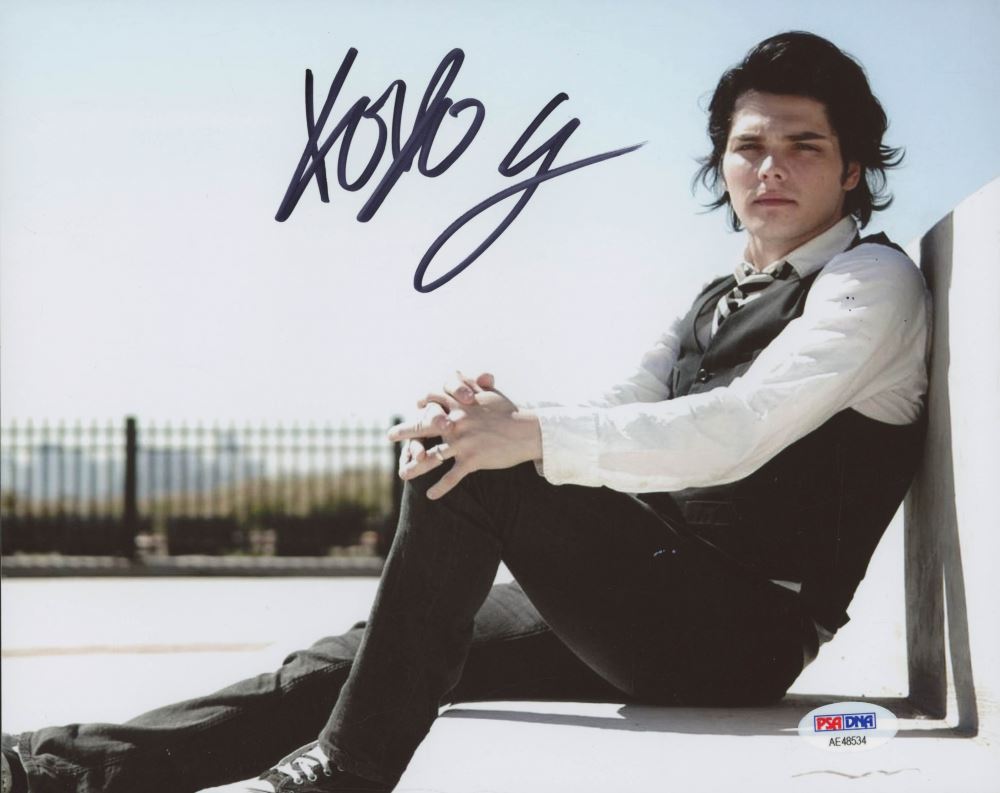Gerard Way Signed "My Chemical Romance" 8x10 Photo Inscribed "XOXO ...
