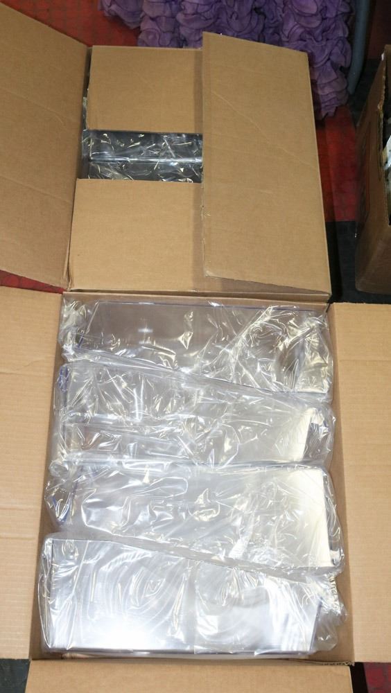 2 BOXES OF DISPLAYS