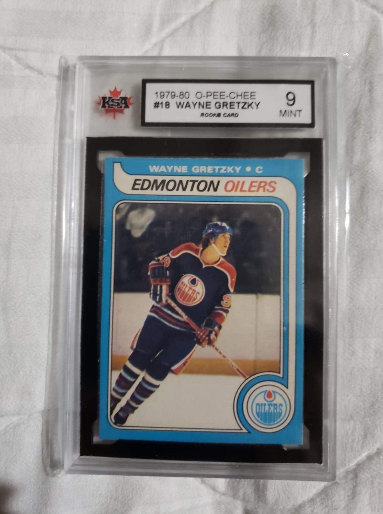1979-80 O-PEE-CHEE #18 WAYNE GRETZKY ROOKIE CARD (9 MINT)
