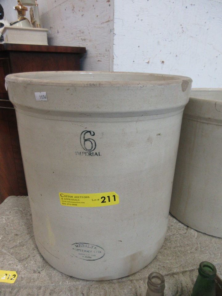 6 Gallon Medalta Crock