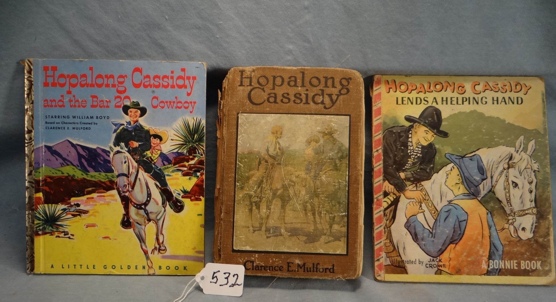 Hop Along Cassidy memorabilia including 4 picture puzzles, lunch box w ...