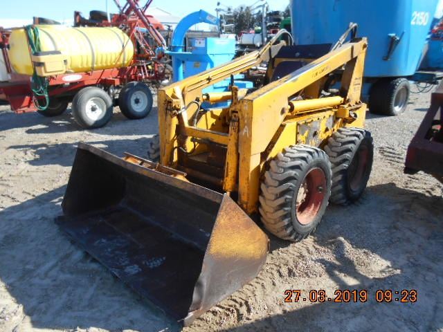 CASE 1537 SKIDSTEER