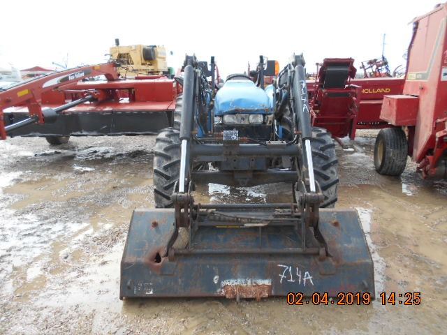 NEW HOLLAND TN75 TRACTOR
