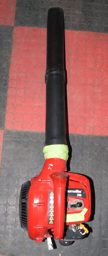 HOMELITE 26B GAS LEAF BLOWER. - Kastner Auctions