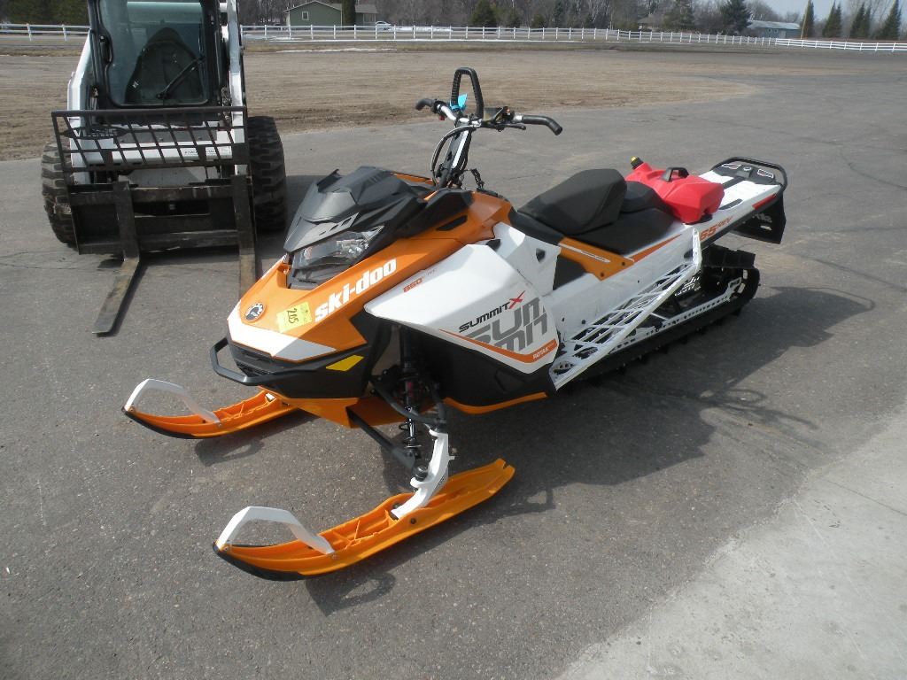 2017 Ski Doo Summit X 850 e-tec SN#-2BPSTDHK0HV000084