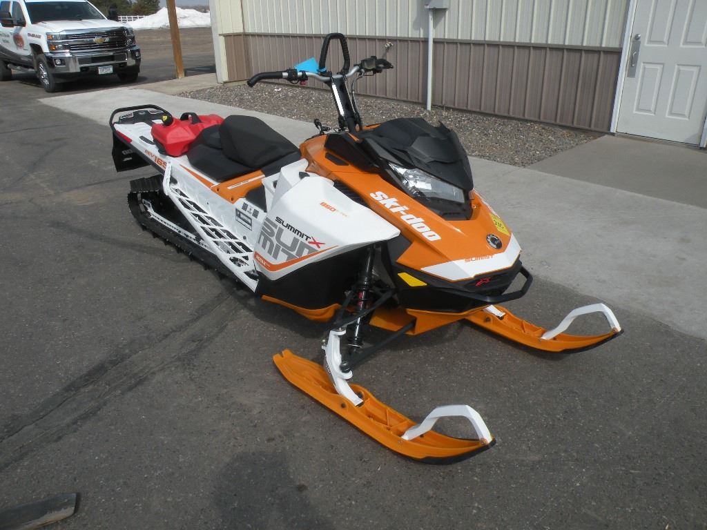 2017 Ski Doo Summit X 850 e-tec SN#-2BPSTDHK0HV000084