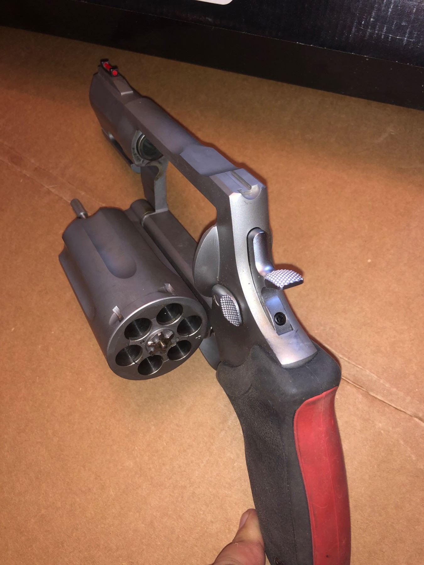 TAURUS RAGING JUDGE REVOLVER w .410 3 INCH MAG/WITH CUSTOM HOLSTER