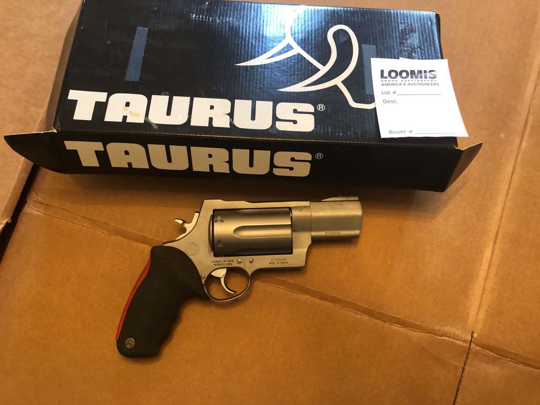 TAURUS RAGING JUDGE REVOLVER w .410 3 INCH MAG/WITH CUSTOM HOLSTER