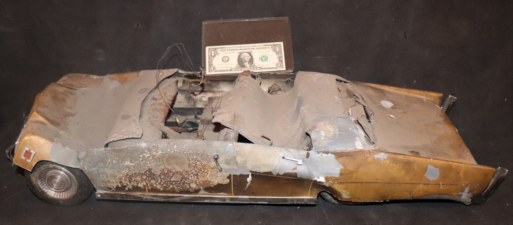 KING KONG 1976 CRUSHED AND BURNED LARGE SCALE MINIATURE LEAD CADILLAC