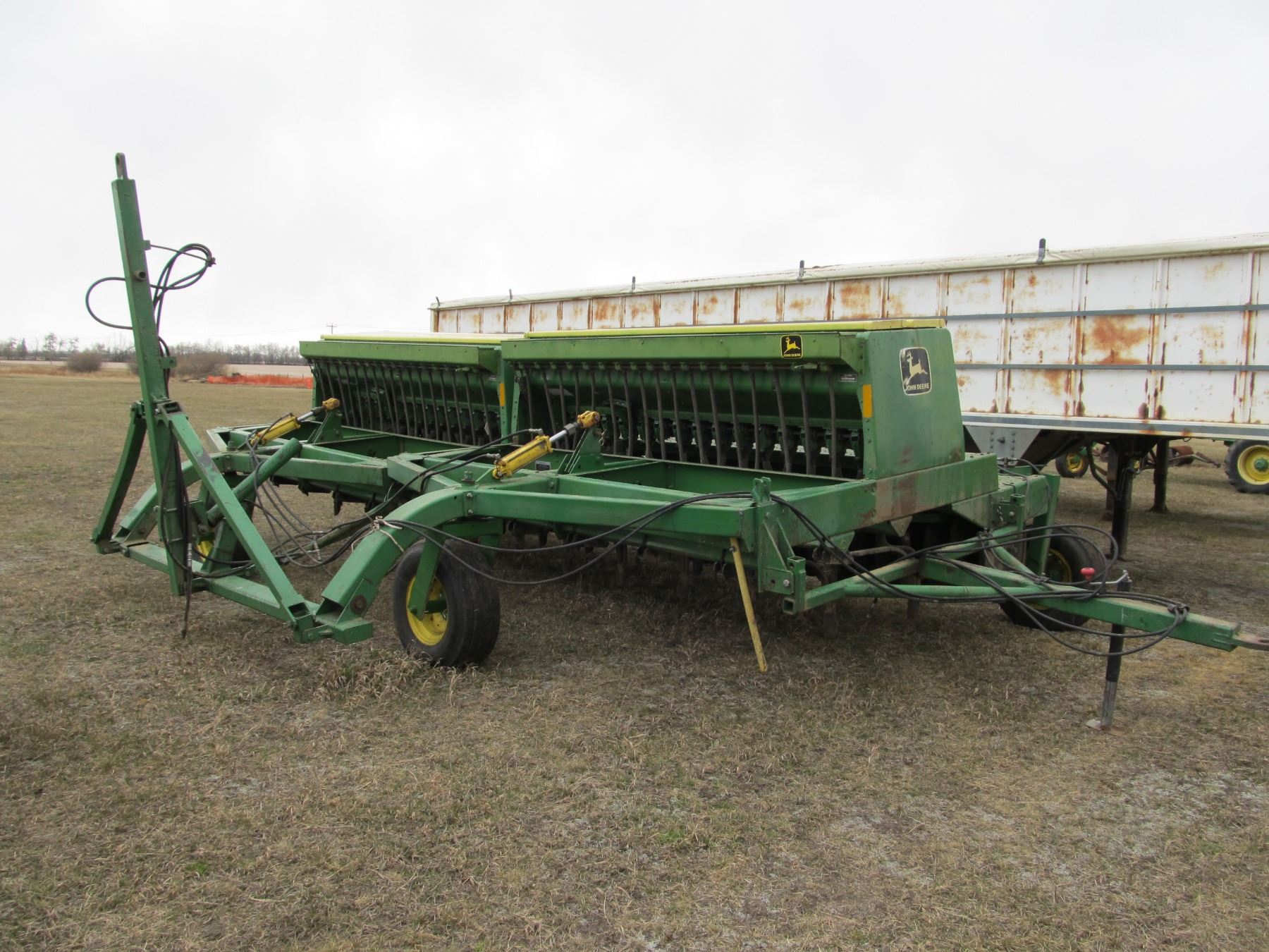 JOHN DEERE 9450 HOE DRILL