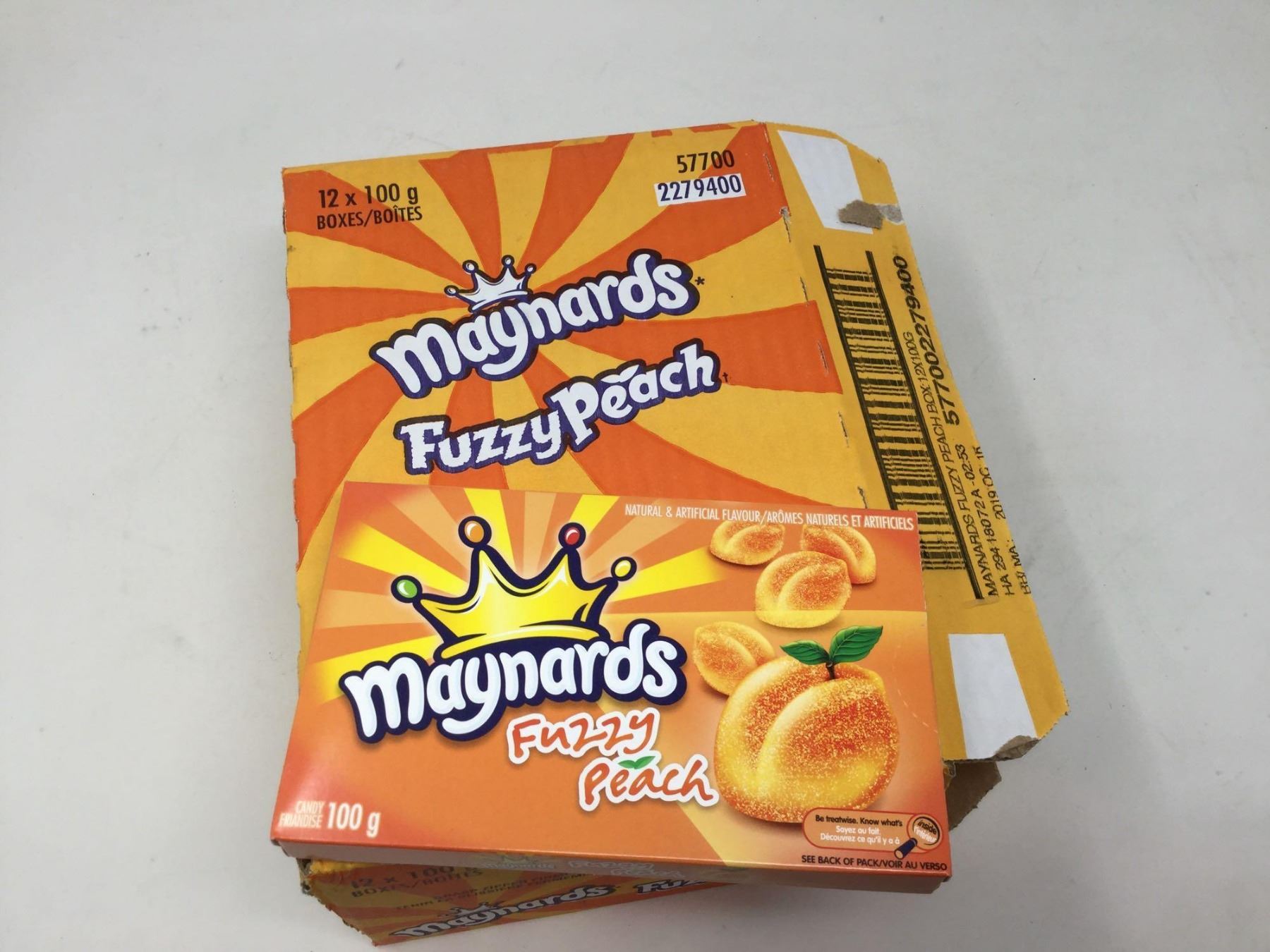 Case of Maynards Fuzzy Peach Candies (12 x 100g)