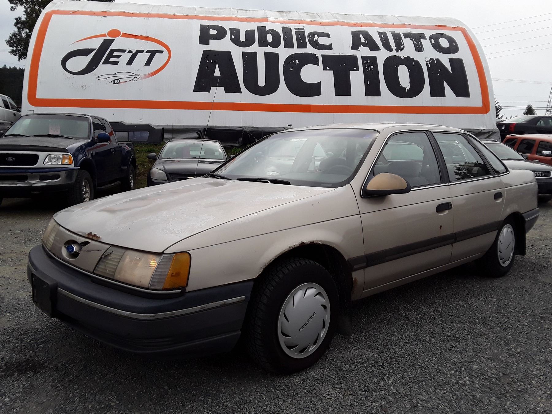 A3 -- 1990 FORD TAURUS L , Brown , 155755 KM's "No Reserve"