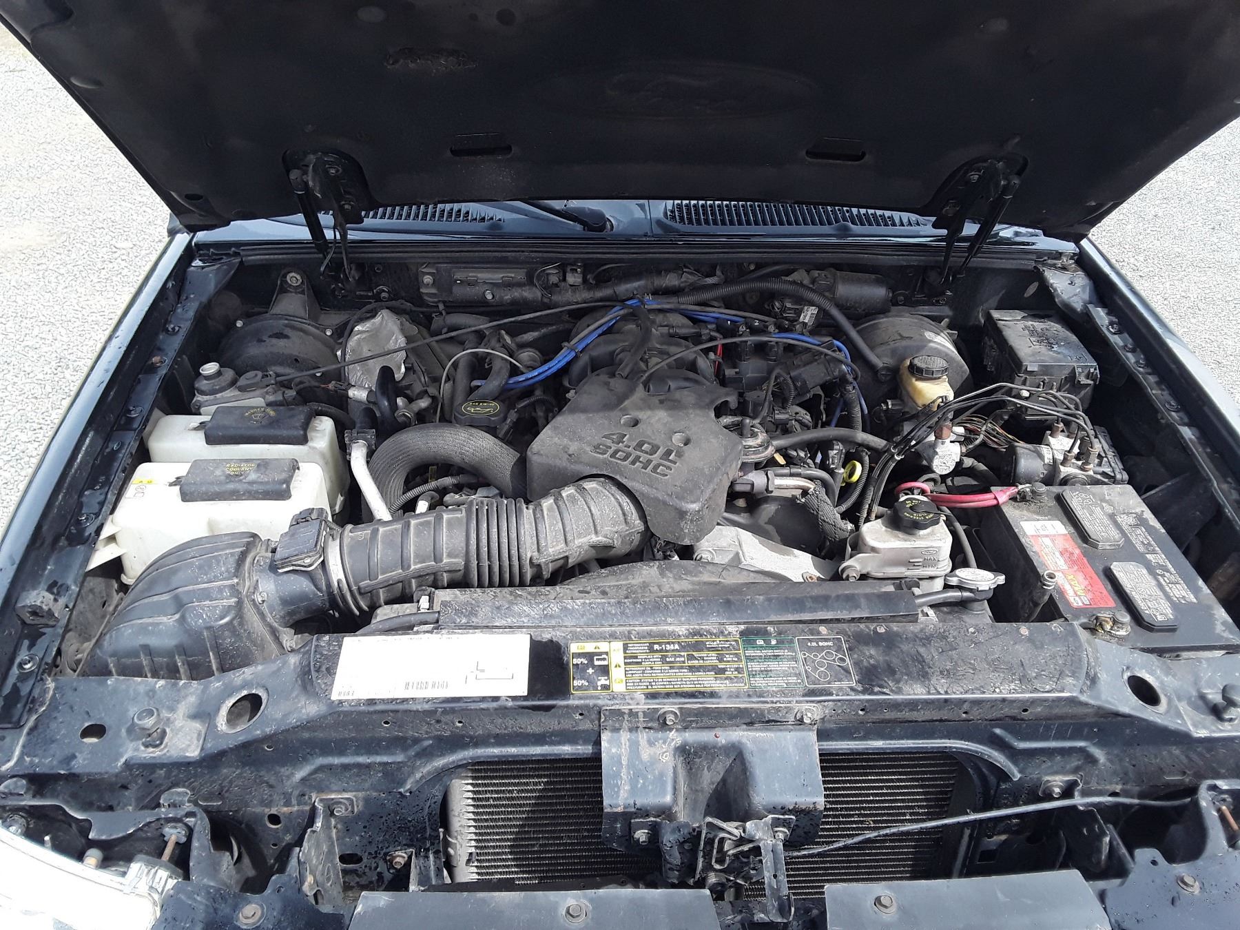 F4 -- 2005 FORD EXPLORER SPORT TRAC , Black , 188171 KM's