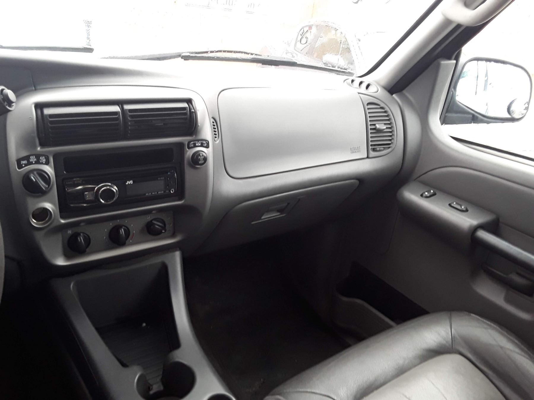 F4 -- 2005 FORD EXPLORER SPORT TRAC , Black , 188171 KM's