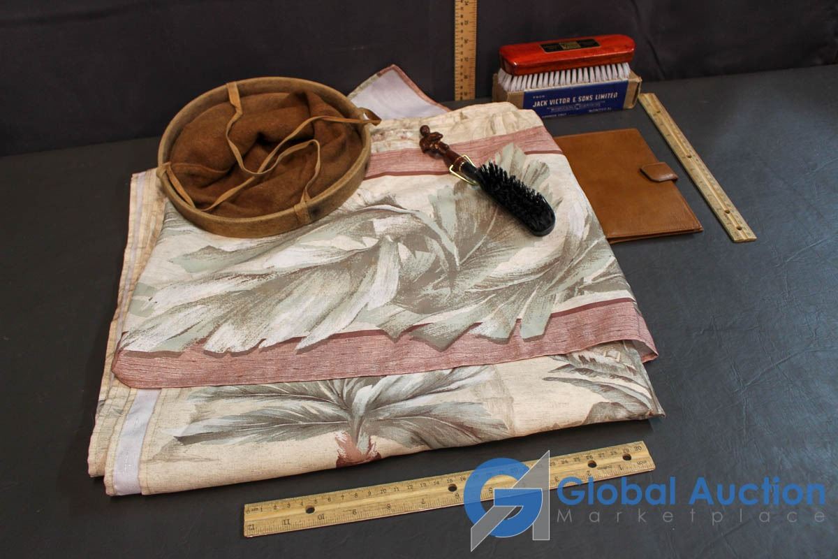 Curtain, Wallet, Victor Clothes Shipley Suits Alpacama Coats Brush, etc.