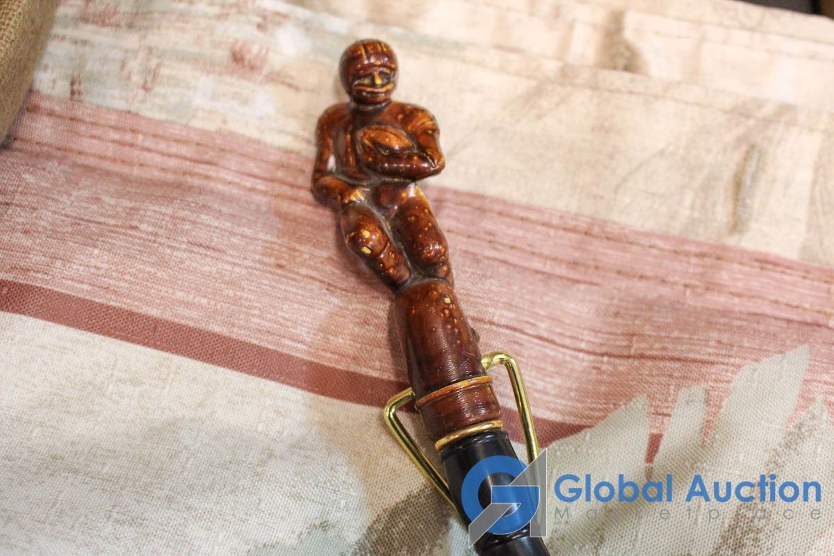 Curtain, Wallet, Victor Clothes Shipley Suits Alpacama Coats Brush, etc.