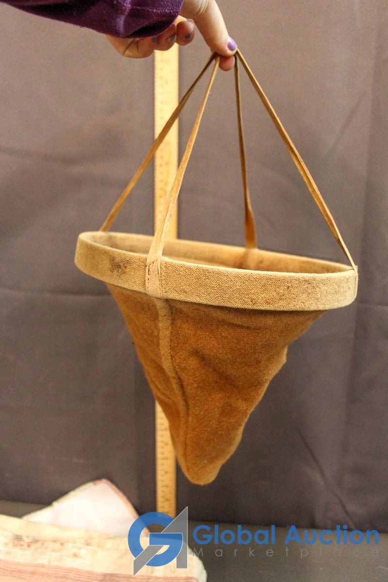 Curtain, Wallet, Victor Clothes Shipley Suits Alpacama Coats Brush, etc.