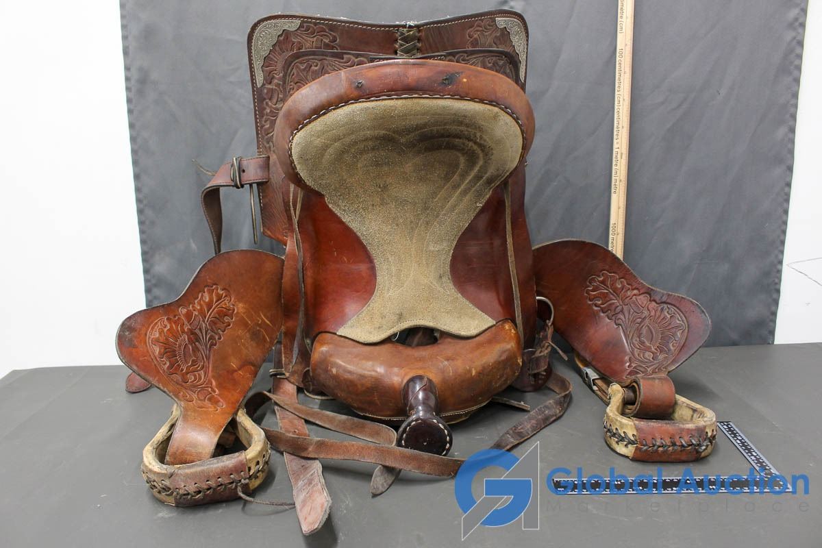Western Saddle w/Bucking Cinch