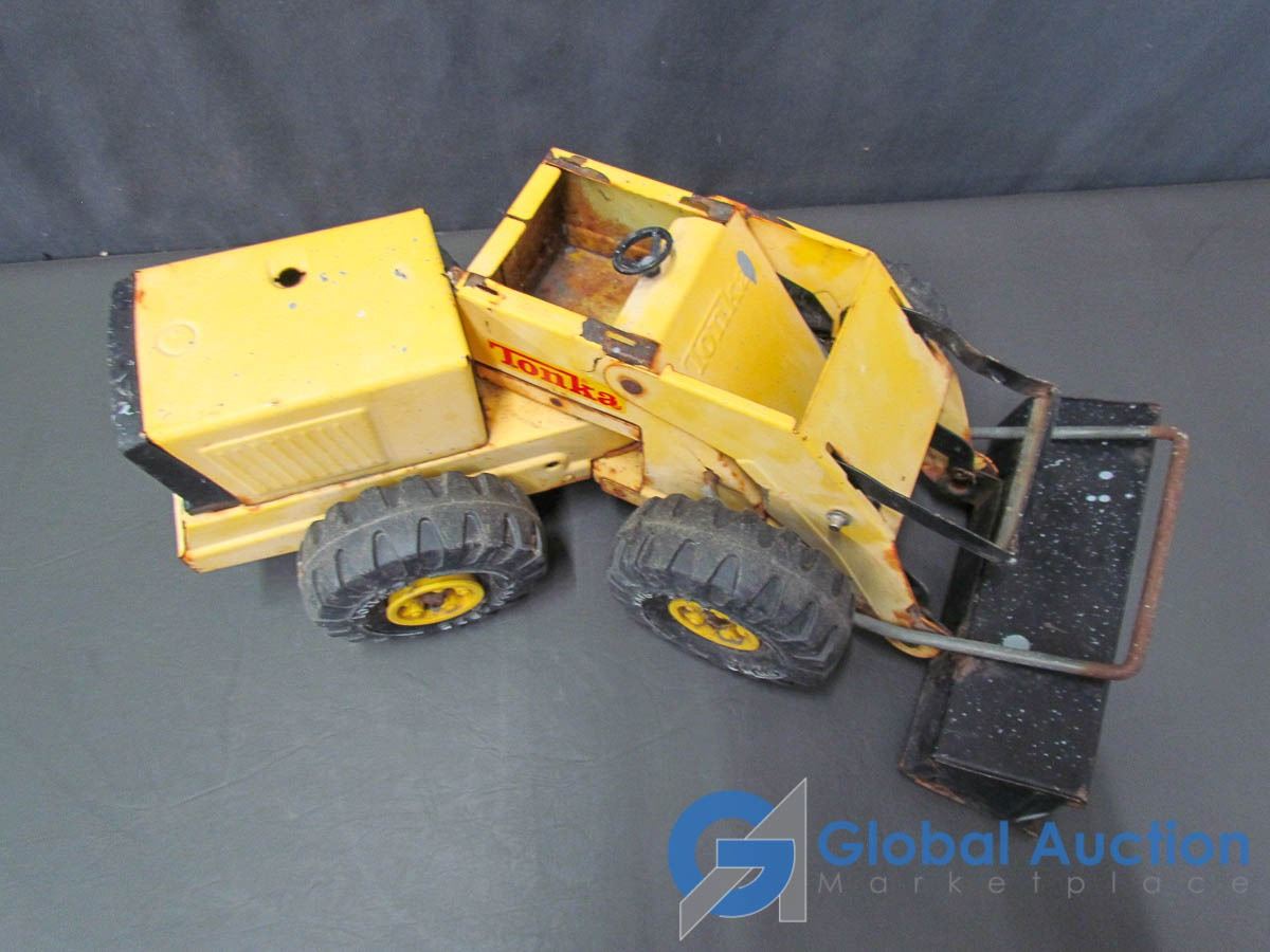 Vintage Metal Tonka Payloader Truck