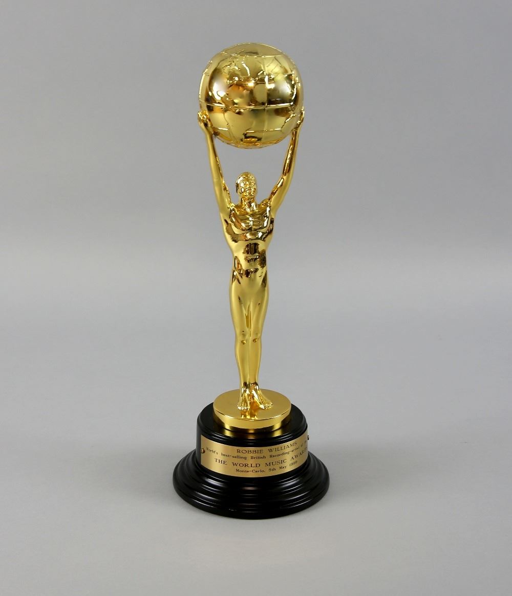 Robbie Williams - A World Music Awards award presented to Robbie ...
