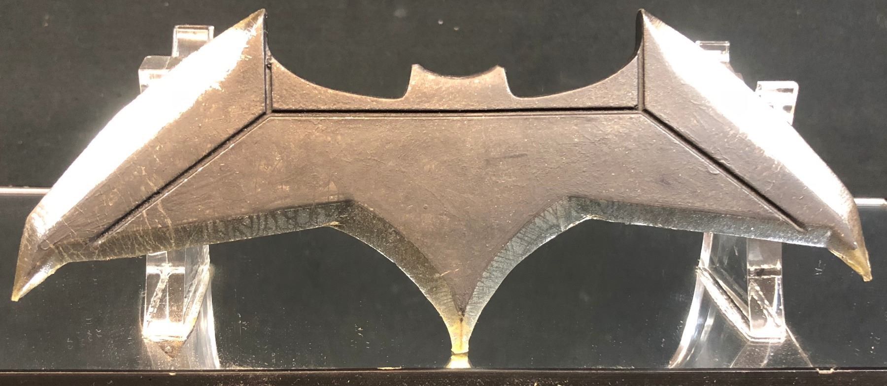 Justice League (2017) - Batman Throwing Batarang