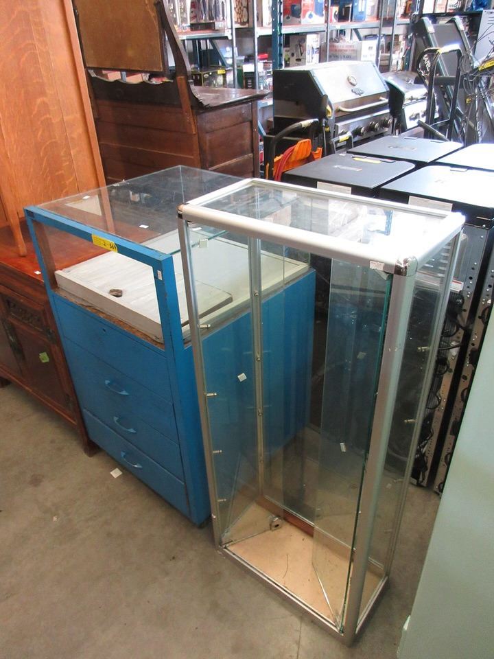 2 Display Cases