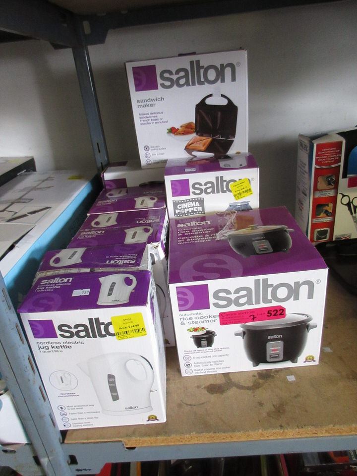7 Salton Small Kitchen Appliances - Store Returns