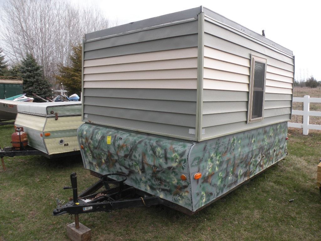 2000 Homemade trailer fishhouse