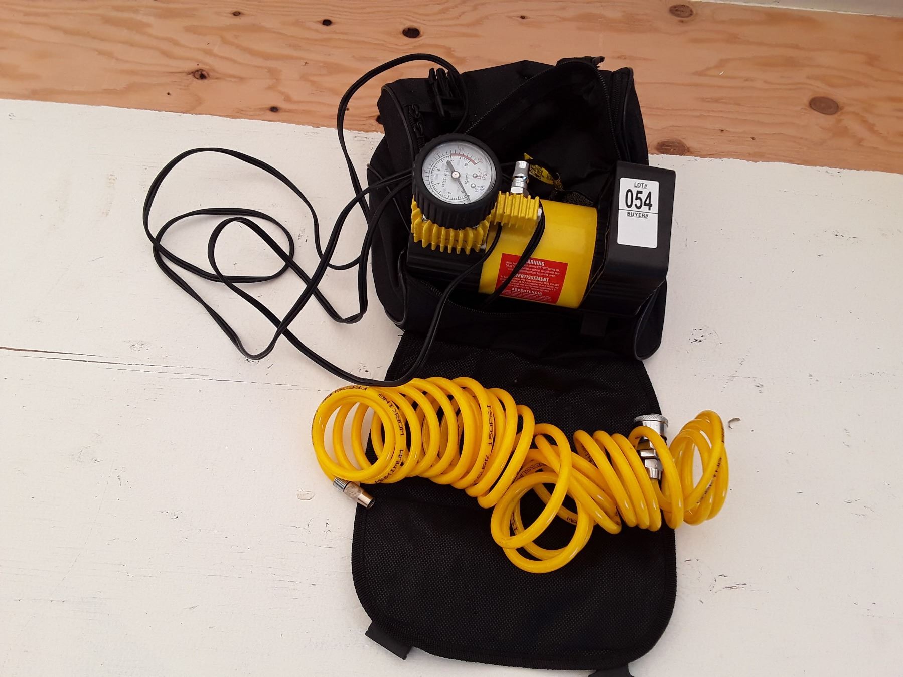 Superex Mini 12V Air Compressor w/Hose and Case
