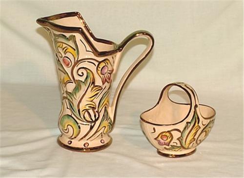 Wade 'Gothic' jug & sugar bowl