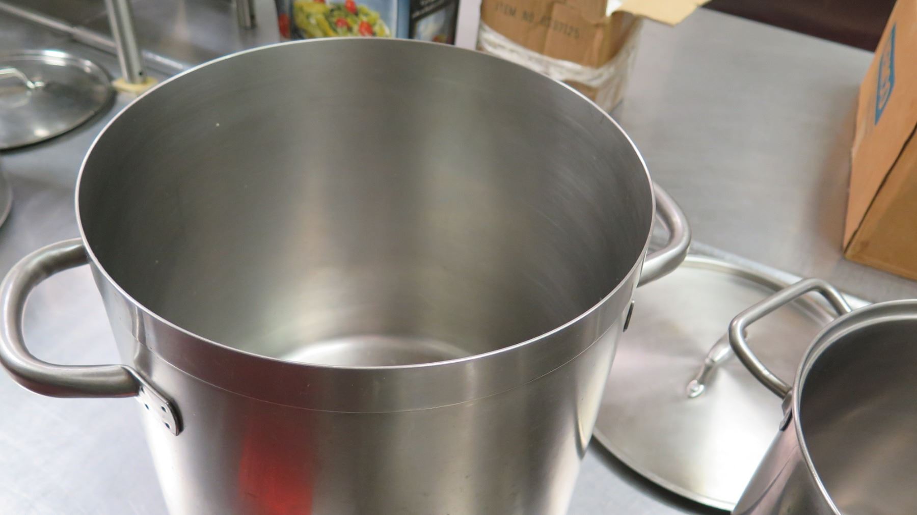 Qty 3 Misc Sizes Pots Large Stock Pot W Lid Frying Pan Tall Sauce Pot qty-3-misc-sizes-pots-large-stock-pot-w-lid-frying-pan-tall-sauce-pot