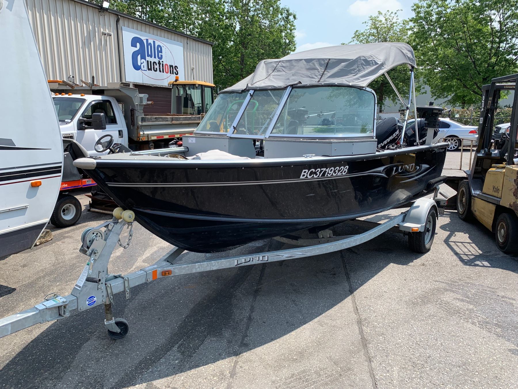 LUND RENEGADE 1650 16 5 ALUMINUM FISHING BOAT WITH EVINRUDE E TEC 60 lund-renegade-1650-16-5-aluminum-fishing-boat-with-evinrude-e-tec-60