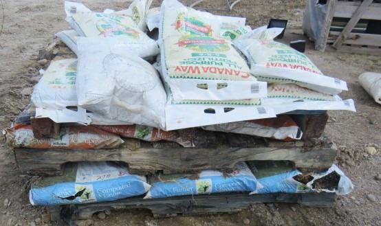 PALLET OF FERTILIZER (6-8-6) *10 BAGS OF FERTILIZER* (6 BAGS OF ...