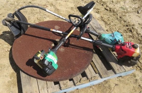 PALLET OF 3 WHIPPER SNIPPERS AND 3 RUBBER TREE SURROUNDS