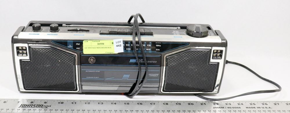 GE VINTAGE MINI BOOM BOX