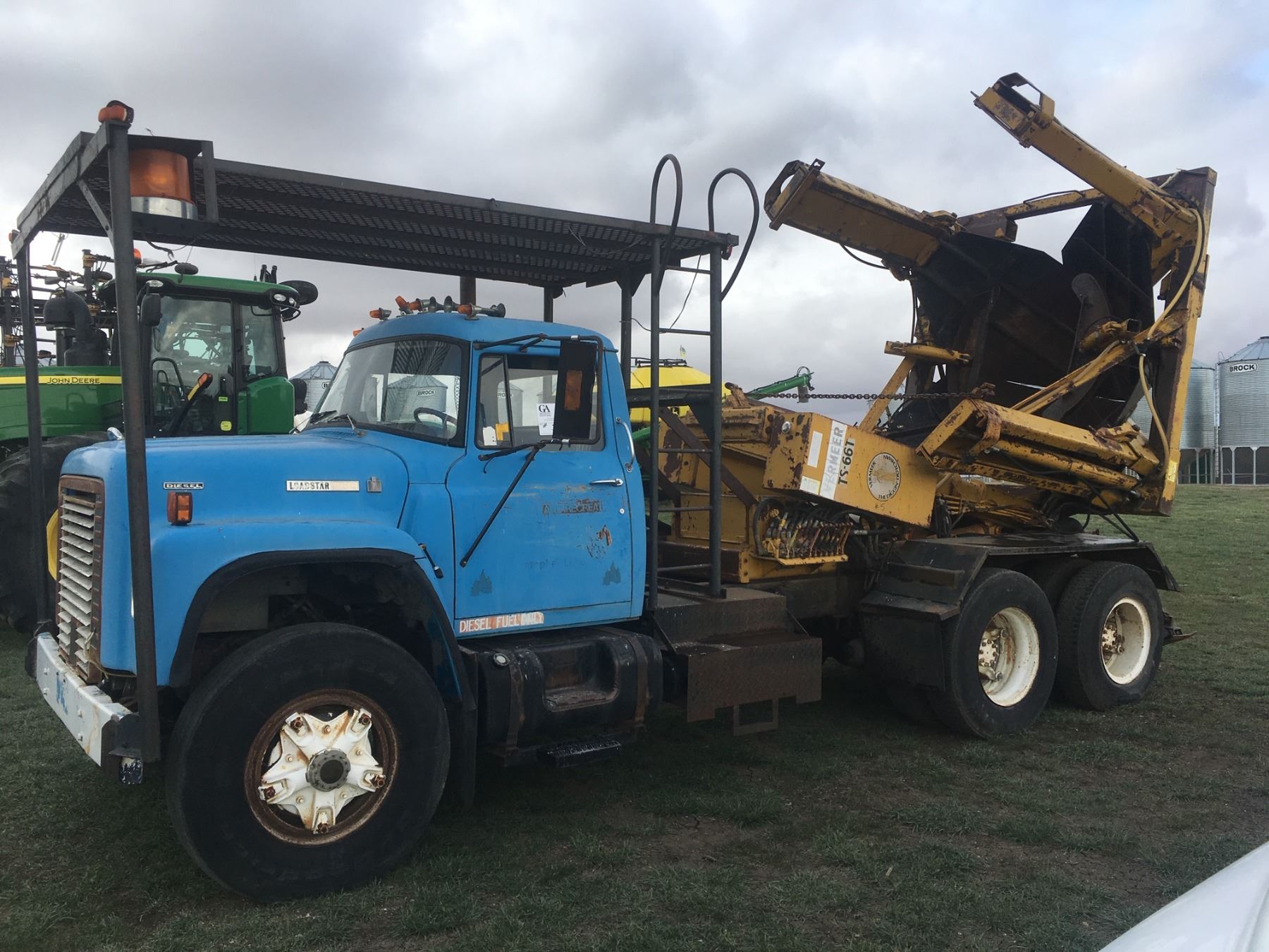 1978 Ford Tandem Axle Tree moving truck SND0715HCA29538. VerMeer TS-66T ...